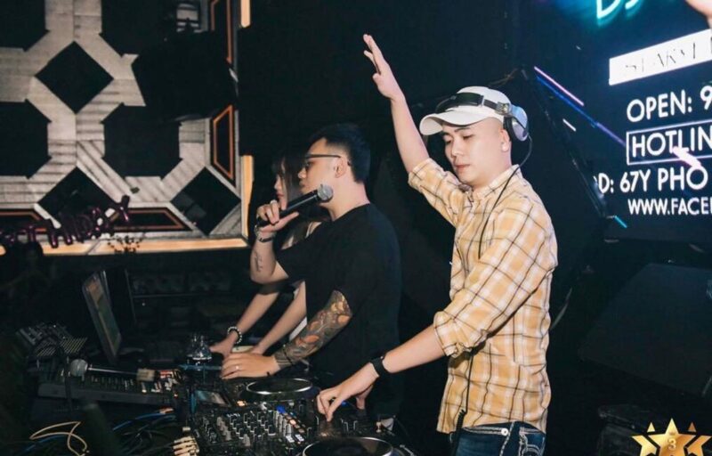 Ảnh DJ Đẹp Sôi Động, Bốc Cháy Cùng Đam Mê Âm Nhạc